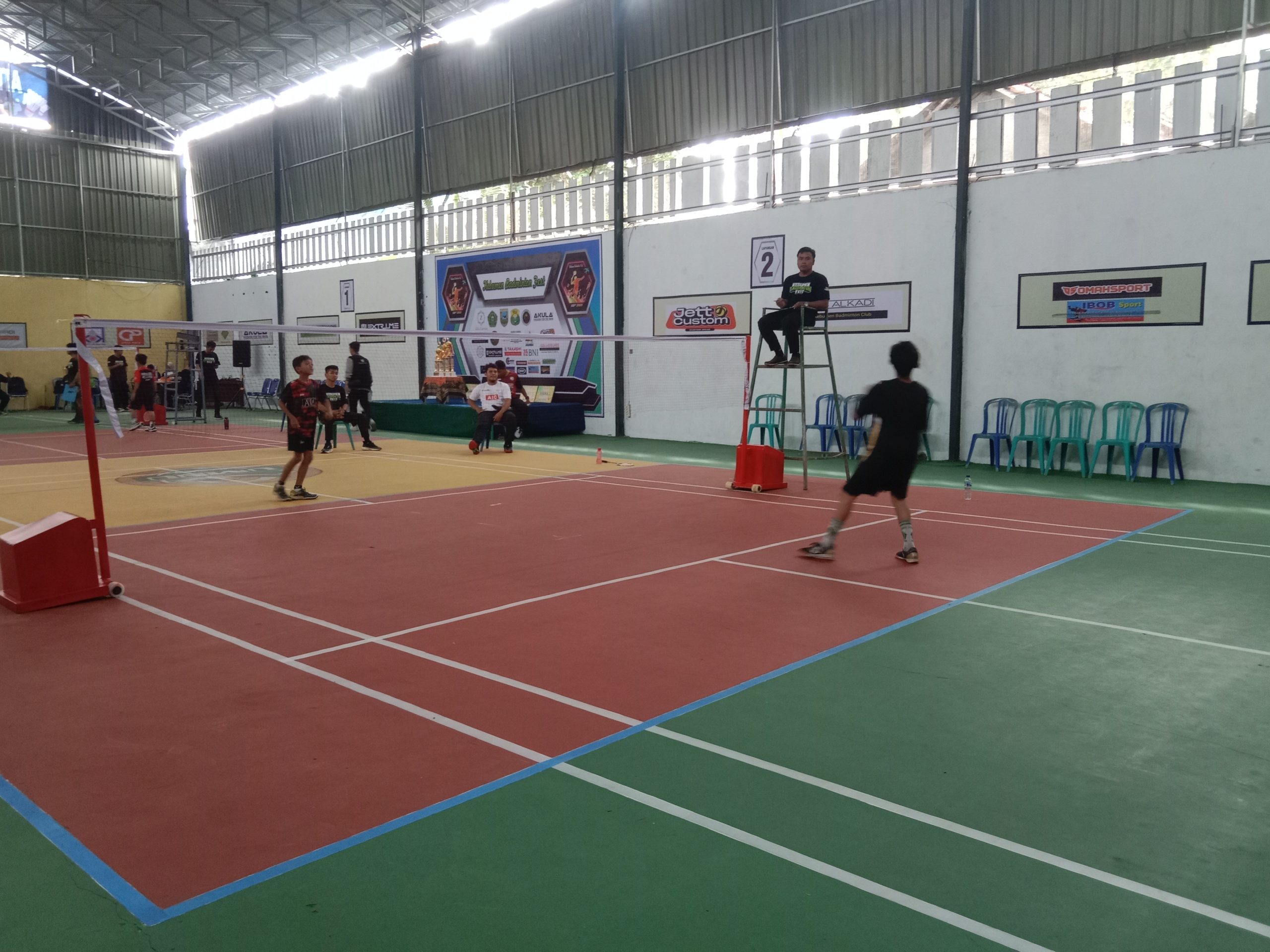 310 Atlet Muda Ramaikan Kebumen Badminton Fest 2025 di GOR Talenta ...